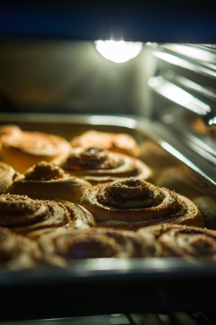 Christmas Recipe: Spiced Apple and Date "Cinnabuns"